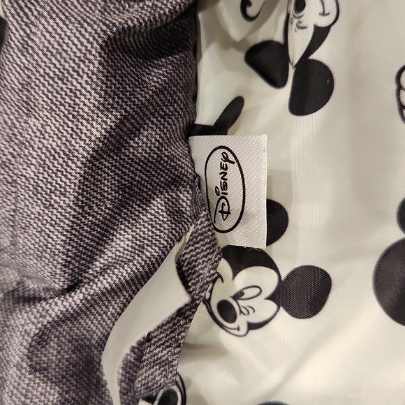 Disney | Jackets & Coats | Euc Disney Hm Mickey Mouse Puffer Vest ...